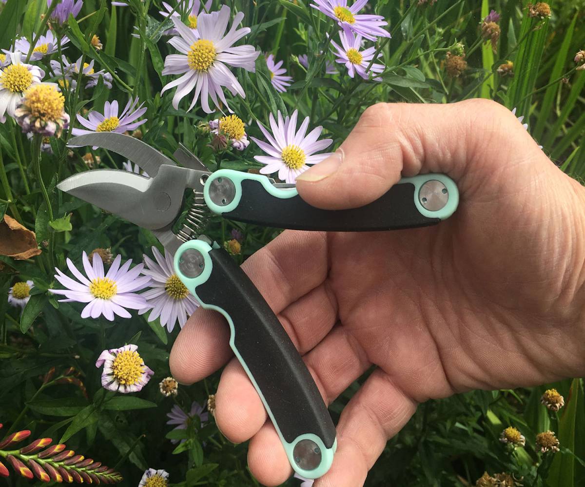 Folding Pocket Secateurs - in tin | Access Garden Products
